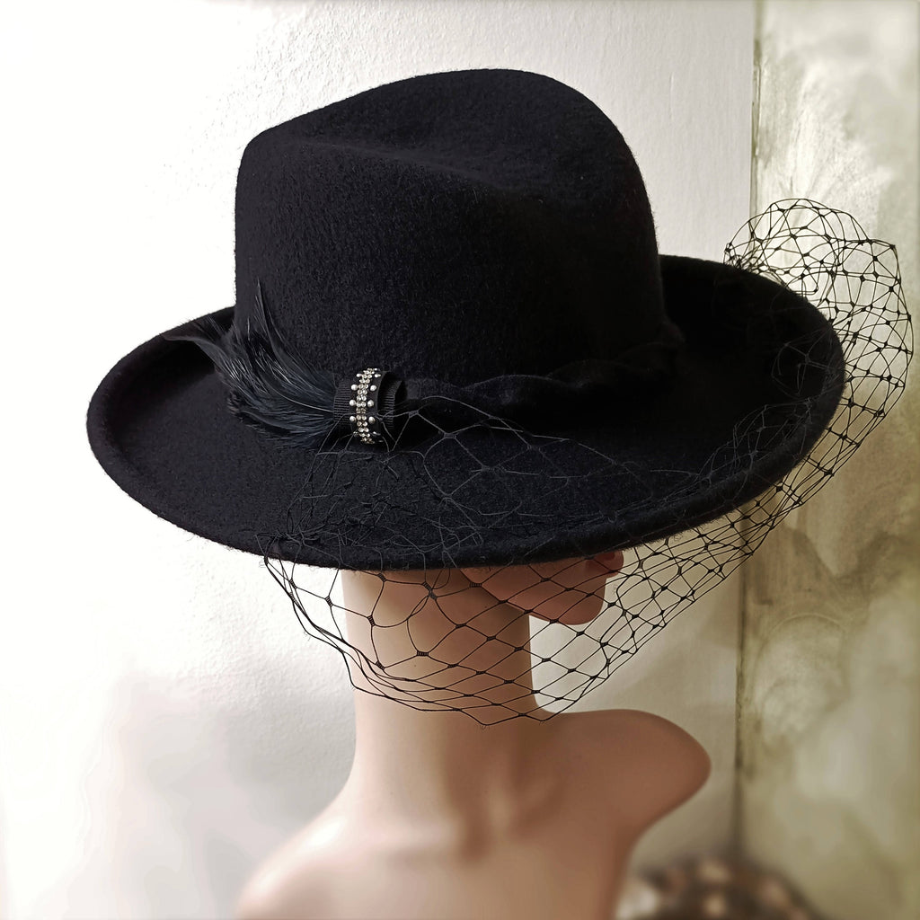 The hat circle, wedding hats and ascots, felt hat,black hat|Hat Circle ...